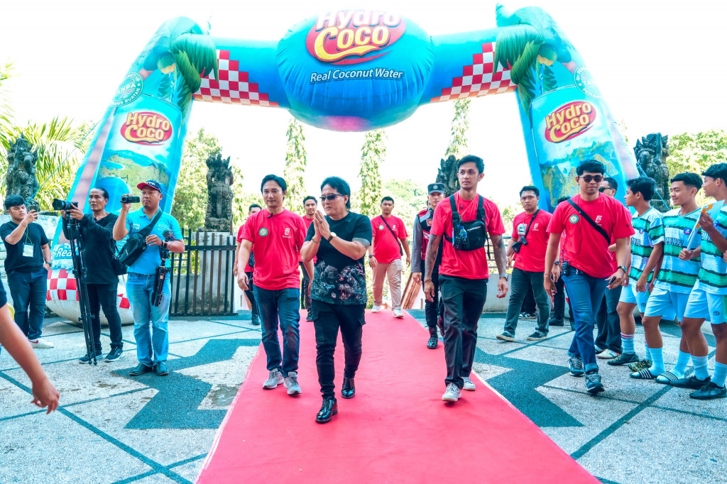 Buka Turnamen Botana Futsal Competition 2024 Bupati Giri Prasta Jaga ...