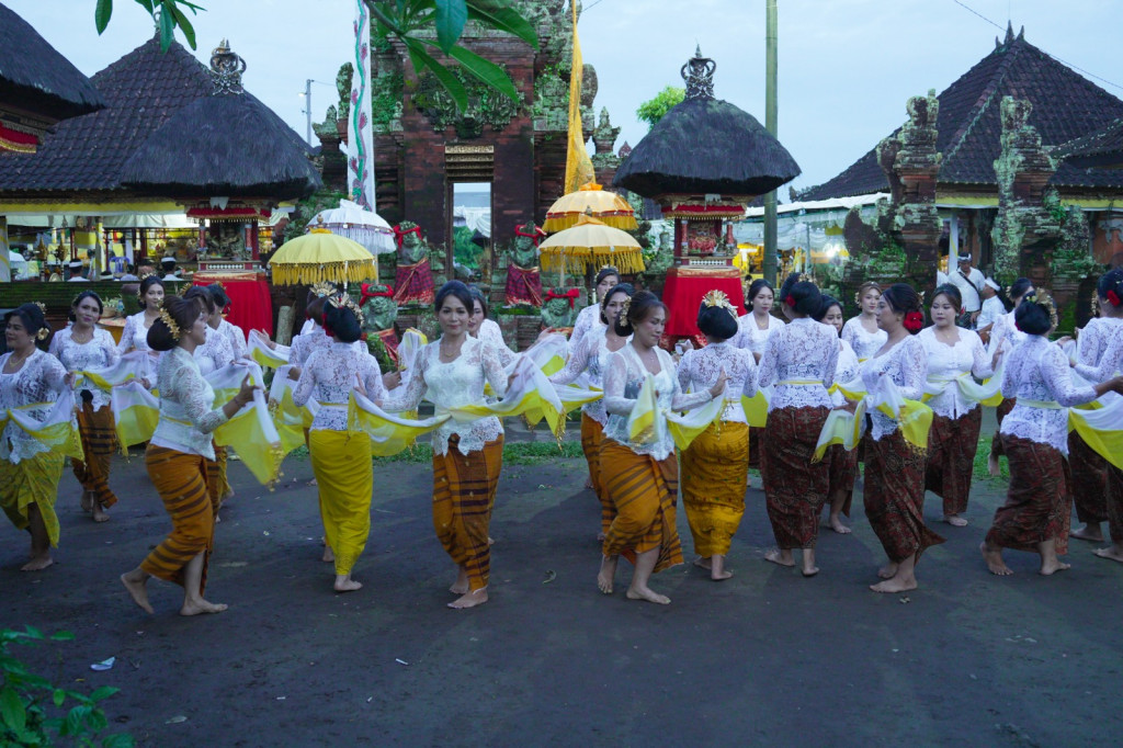 Tarian Garapan Baru, Sanggar Seni Selendro Agung luncurkan Tari Pendet ...